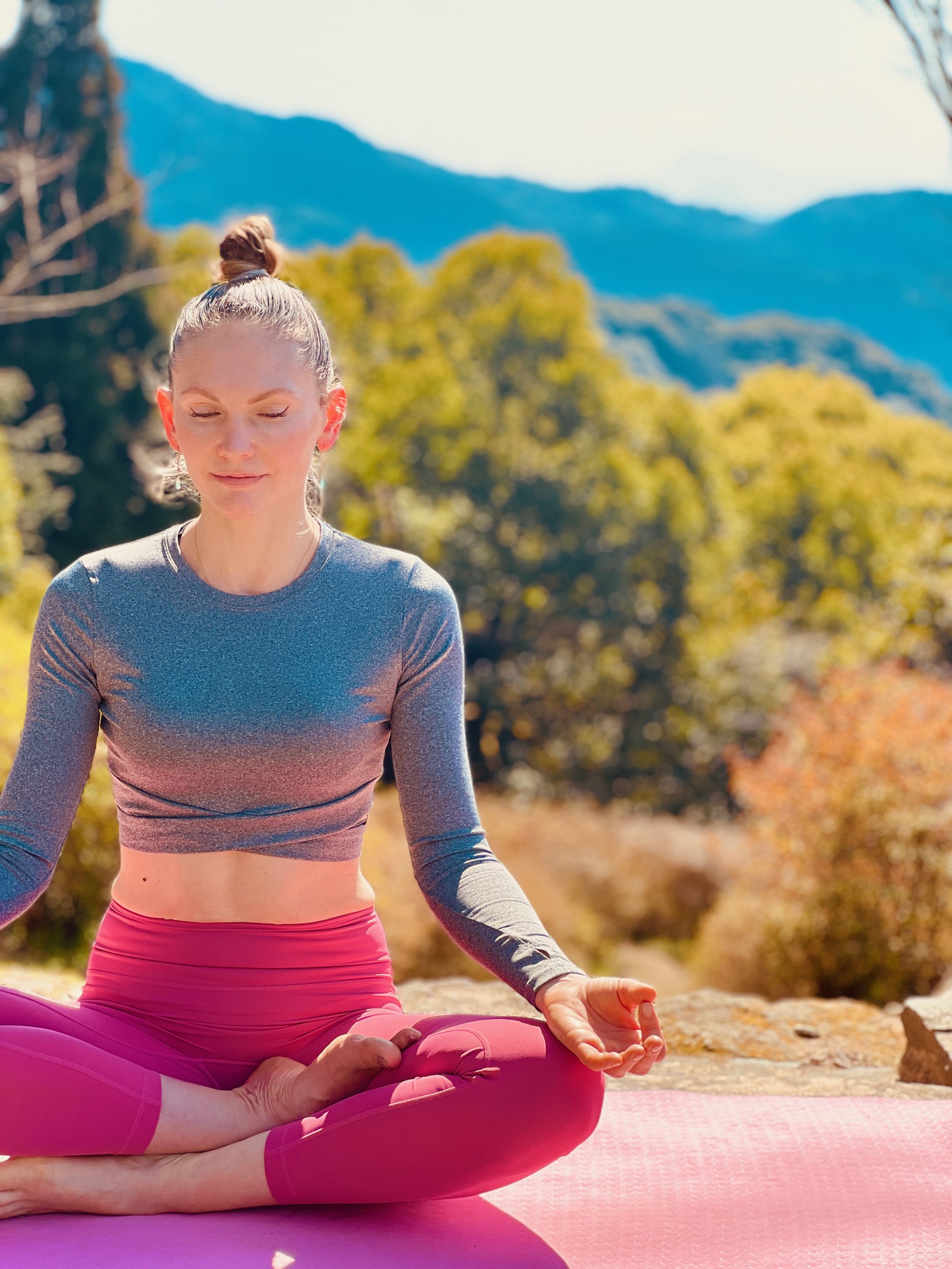 高齢者とヨガの相性 / 元気で充実した人生を導く秘訣 - Anna Style Blog